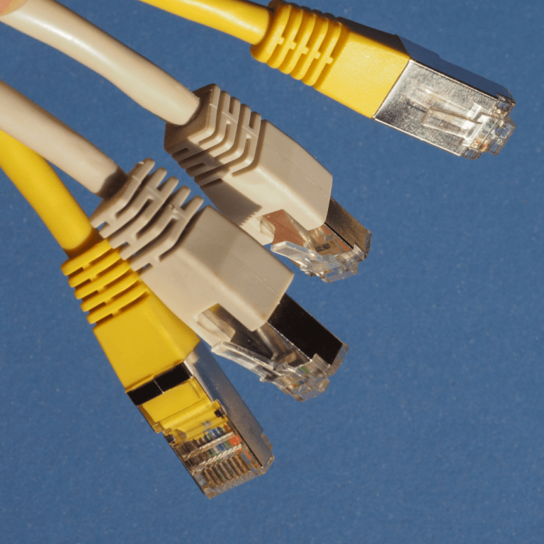 Guide Prise RJ45 : Catégories, Blindage, Installation et Conseils
